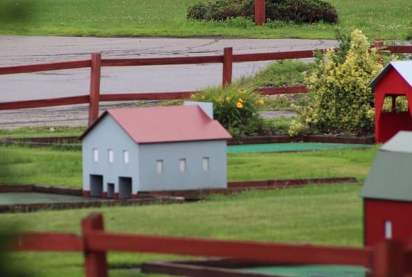 RED BARN VILLAGE MINIATURE GOLF - Updated August 2025 - Red Barn Vlg ...