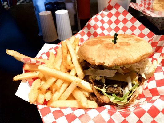 MAD MACK’S BURGER - 175 Photos & 236 Reviews - 2933 Roosevelt Ave, San ...