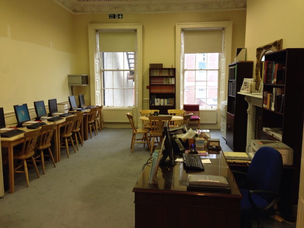 THE ROONEY LIBRARY - 3 Merrion Square North, Dublin, Republic of ...