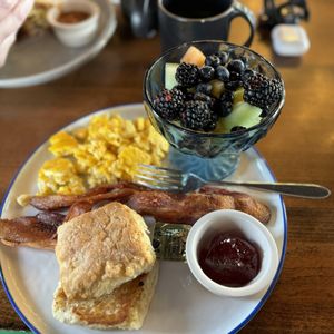 BIG MEECHIE’S - Updated October 2025 - 17 Photos - 2918 Nameoki Dr ...