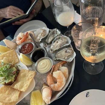 LURE FISHBAR - Updated December 2024 - 334 Photos & 208 Reviews - 616 N ...