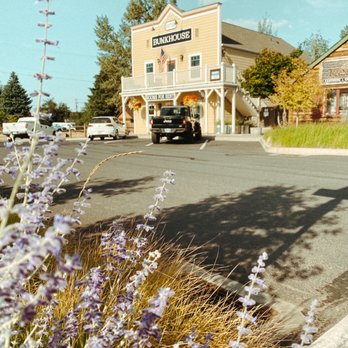 SISTERS BUNKHOUSE - Updated October 2025 - 37 Photos & 21 Reviews - 114 ...