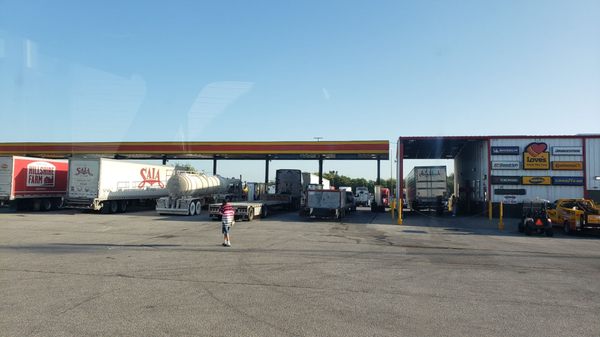 LOVE’S TRAVEL STOP - 18 Photos & 15 Reviews - 3940 N McCarty St ...