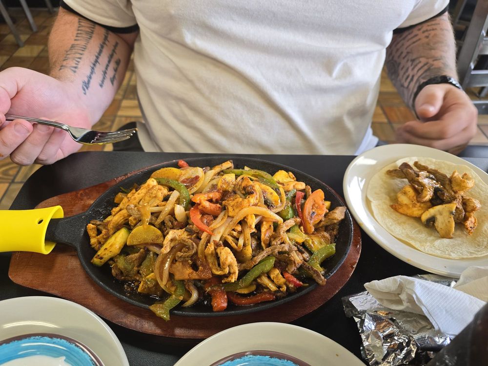 POTROS MEXICAN & ITALIAN RESTAURANT - Updated August 2025 - 13 Photos ...