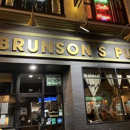 BRUNSON’S PUB - Updated October 2025 - 321 Photos & 412 Reviews - 956 ...