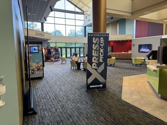 SHOWCASE CINEMA DE LUX NORTH ATTLEBORO - Updated April 2025 - 27 Photos & 91 Reviews - 640 ...