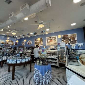 KILWINS ICE CREAM - CHOCOLATE - FUDGE - Updated December 2025 - 17 ...