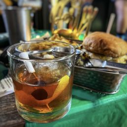 FORE SCORE A GOLF TAVERN - Updated December 2025 - 262 Photos & 77 ...