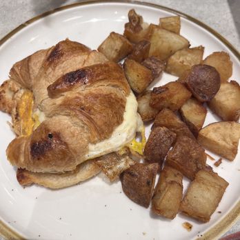 THE PARAMOUNT - Updated May 2024 - 1100 Photos & 1739 Reviews - 44 ...