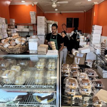 LLOYD’S CARROT CAKE - Updated April 2025 - 271 Photos & 355 Reviews ...