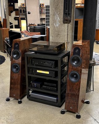 COMMON WAVE HI-FI - Updated December 2025 - 57 Photos & 47 Reviews ...