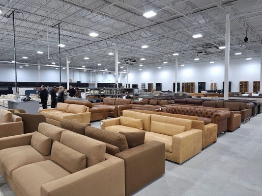 RH OUTLET - Updated January 2026 - 35 Photos - 1072 Willow Rd ...