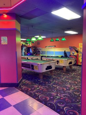 SKATE WORLD OF TROY - Updated July 2025 - 45 Photos & 99 Reviews - 2825 ...