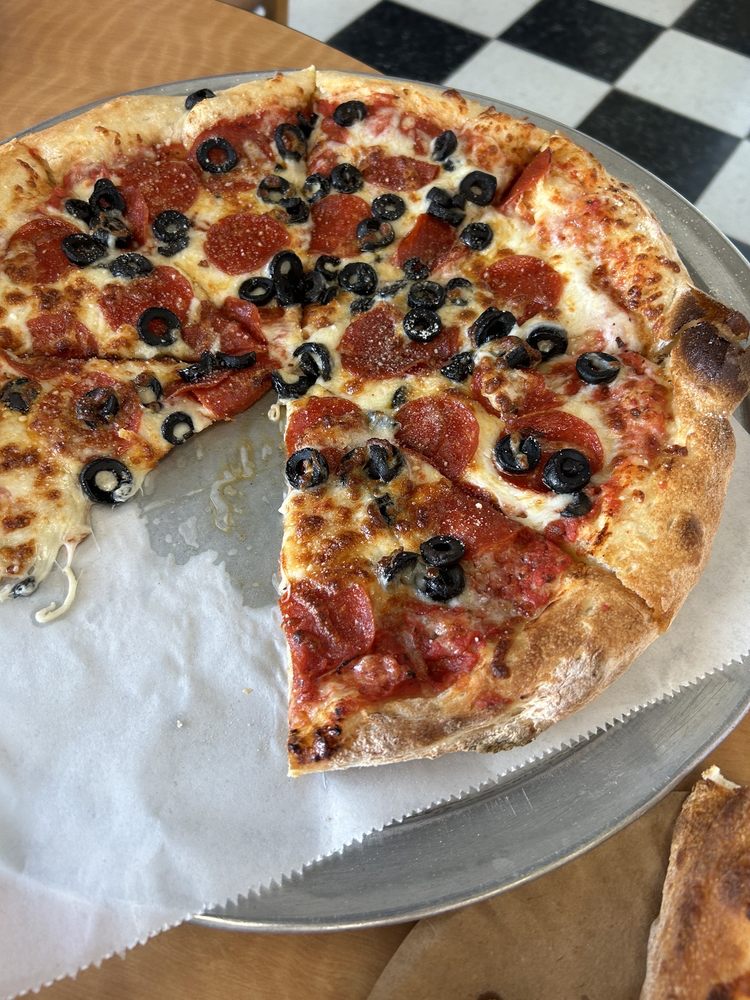 CHECKERS PIZZA & SUBS - Updated October 2025 - 24 Photos & 67 Reviews ...