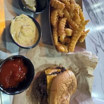 PAPI SMASH’D BURGER - Updated December 2024 - 286 Photos & 150 Reviews ...