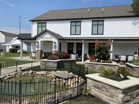 DO GOOD - Updated December 2025 - 15 Photos & 25 Reviews - 25 W Main St ...