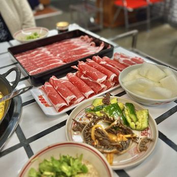 HAPPINESS HOT POT - Updated November 2024 - 375 Photos & 107 Reviews ...