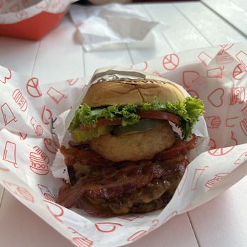 LOCAL BURGER - SAYVILLE - Updated October 2025 - 50 Photos & 19 Reviews ...