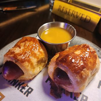 FLANKER KITCHEN + SPORTS BAR - Updated September 2024 - 330 Photos ...