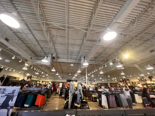 UNDER ARMOUR FACTORY HOUSE - Updated October 2025 - 12 Photos - 10843 ...