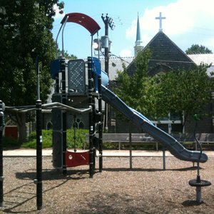 GREENLEAF PARK - Updated June 2025 - 14 Photos - 1400 Greenleaf Ln ...