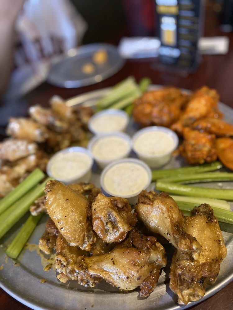 WINGZUP - 412 Photos & 480 Reviews - 1000 E 41st St, Austin, Texas ...