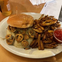 KOOKY CANUCK - Updated December 2025 - 789 Photos & 828 Reviews - 87 S ...