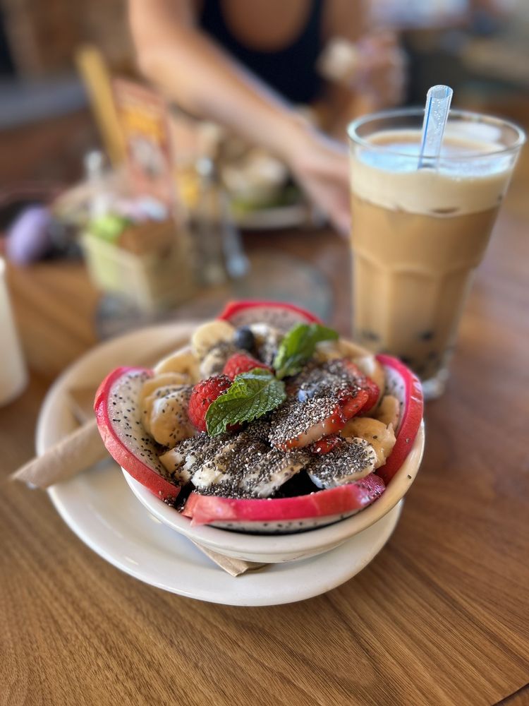 URTH CAFFÉ - SOUTH BAY - Updated December 2024 - 1845 Photos & 966 ...