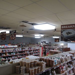 STRINGTOWN GROCERY - 56 Photos & 28 Reviews - 540TH St SW, Kalona, Iowa ...