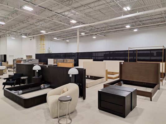 RH OUTLET - Updated December 2025 - 35 Photos - 1072 Willow Rd ...