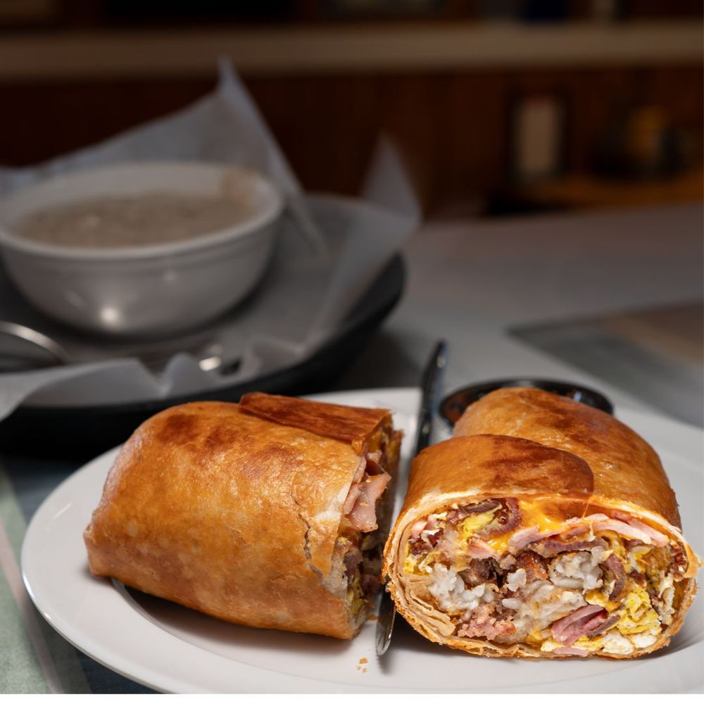 BARGE INN TAVERN - Updated July 2025 - 292 Photos & 88 Reviews - 358 SW ...