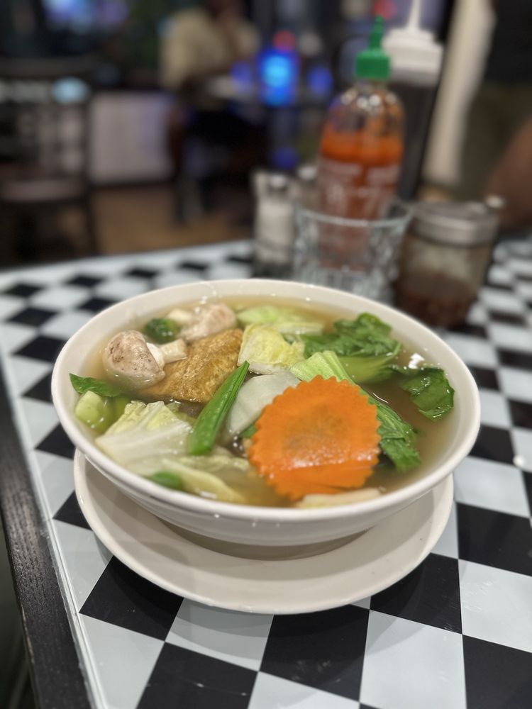 PHO 90 - Updated December 2025 - 21 Photos - 500 Queen Street W ...