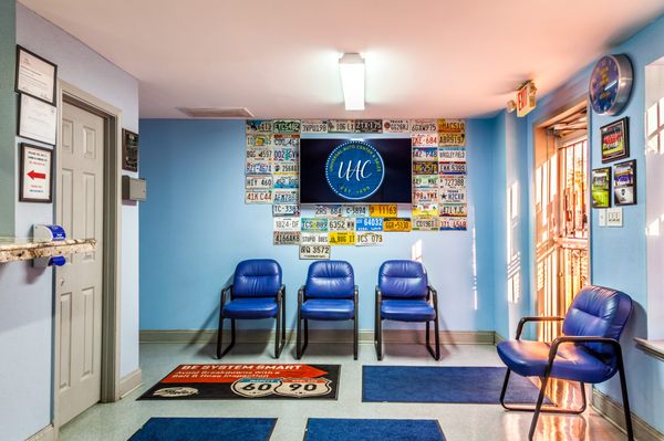 UNIVERSAL AUTO CENTER - Updated November 2025 - 57 Photos & 60 Reviews ...