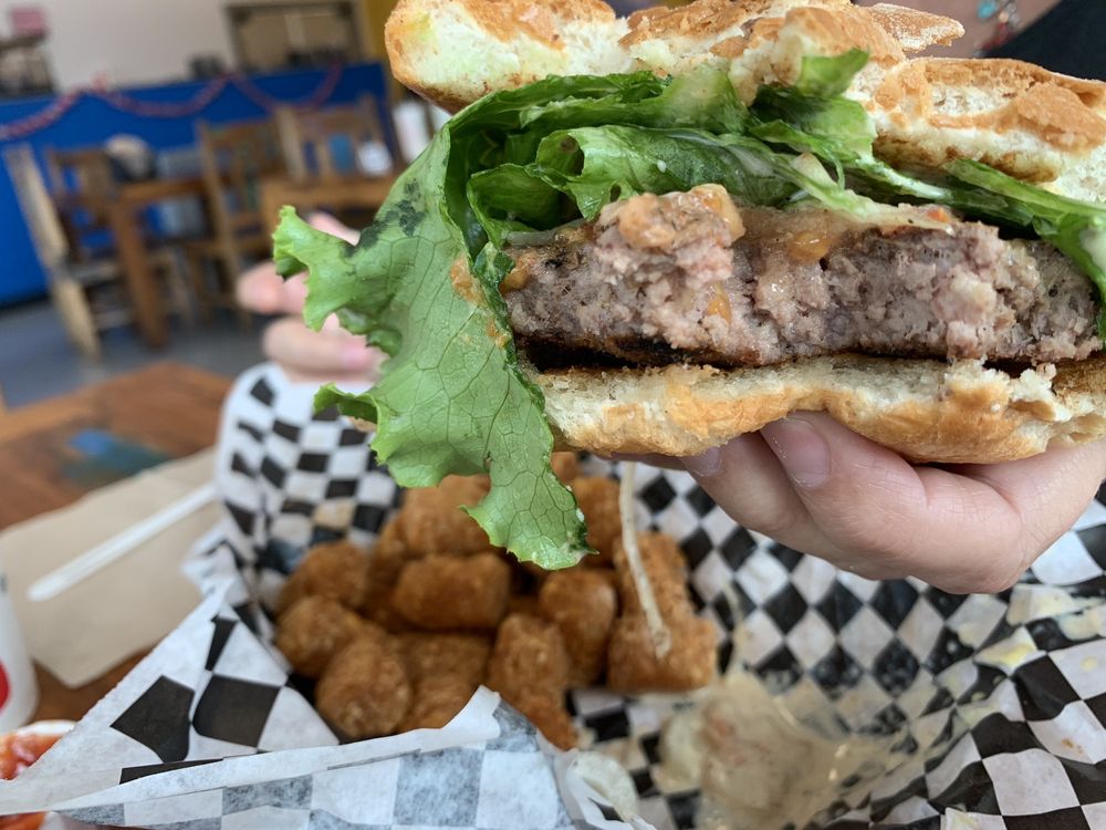 TEDDY’S BIGGER BURGERS - KAHULUI - Updated August 2025 - 115 Photos ...