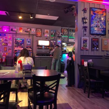 BIT BURGER KNOX - Updated June 2024 - 178 Photos & 96 Reviews - 151 N ...