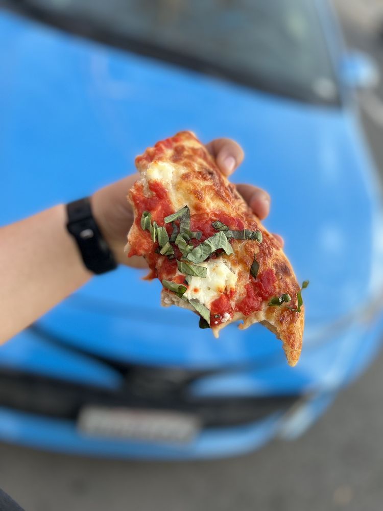 BLUEBIRD PIZZERIA - 376 Photos & 715 Reviews - Pizza - 496 E 14th St ...