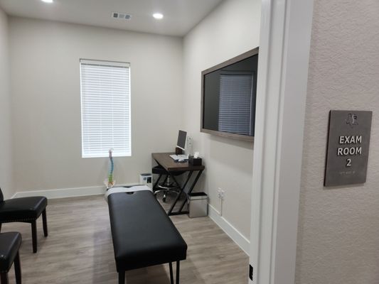 RENEW TEXAS FAMILY CHIROPRACTIC - Updated August 2025 - 16 Photos ...