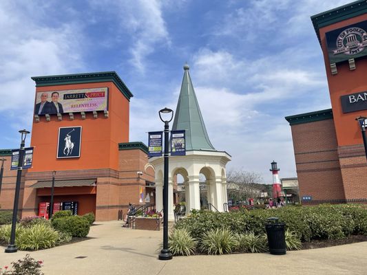 TANGER OUTLETS SAVANNAH - Updated December 2025 - 154 Photos & 128 ...