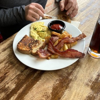 CRISP ROCHESTER - Updated July 2025 - 376 Photos & 211 Reviews - 819 S ...