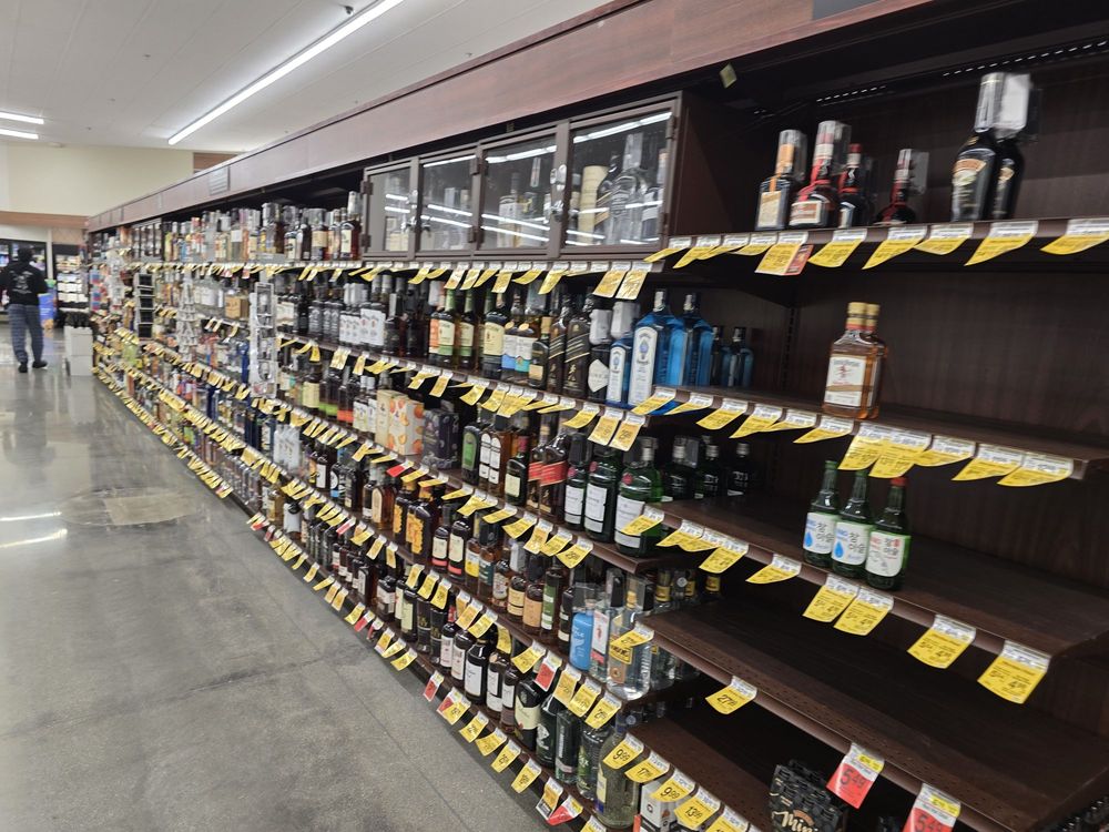 VONS - Updated October 2025 - 121 Photos & 151 Reviews - 3520 Riverside ...