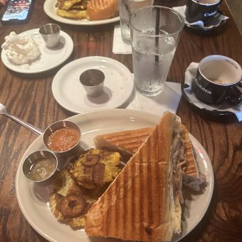 CUBA 512 - Updated November 2024 - 383 Photos & 610 Reviews - 6800 West ...