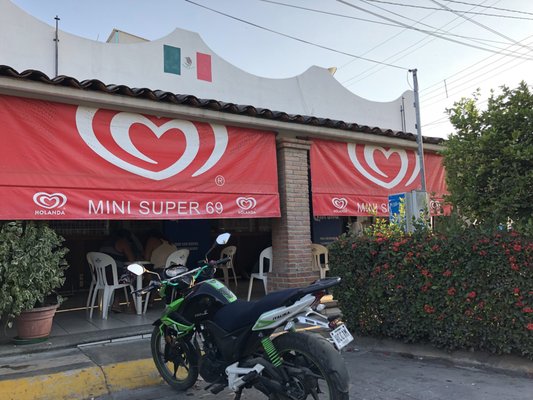 MINI SUPER 69 - Updated April 2025 - 16 Photos - Boulvard Benito Juárez ...