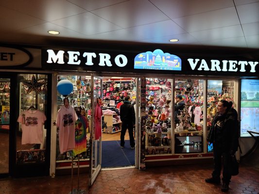 METRO VARIETY SHOP - Updated December 2025 - 70 Photos & 89 Reviews ...