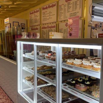 FRIENDLY DONUTS - Updated June 2024 - 2811 Photos & 1526 Reviews - 4442 ...