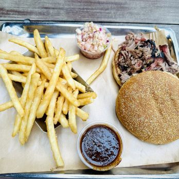 BLACK DOG SMOKE & ALE HOUSE - Updated July 2025 - 369 Photos & 604 ...