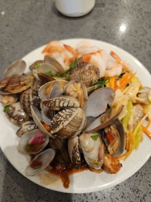 YUM BUFFET AND GRILL - Updated December 2025 - 1099 Photos & 585 ...