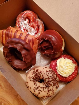 HANA’S DONUTS - Updated October 2024 - 84 Photos & 127 Reviews - 2131 S ...