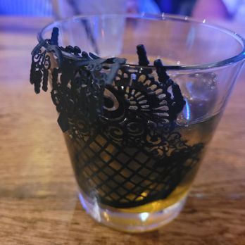 LAINEY WILSON’S BELL BOTTOMS UP - Updated March 2025 - 93 Photos & 52 ...