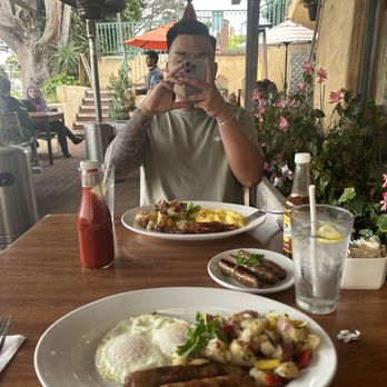 WAVE STREET CAFÉ - Updated June 2025 - 1405 Photos & 1170 Reviews - 550 ...