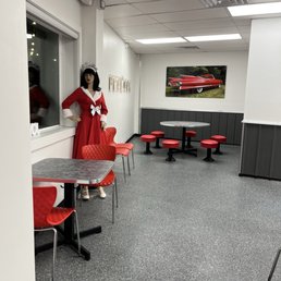LUCKY’S DRIVE-IN - Updated May 2025 - 267 Photos & 129 Reviews - 2565 ...